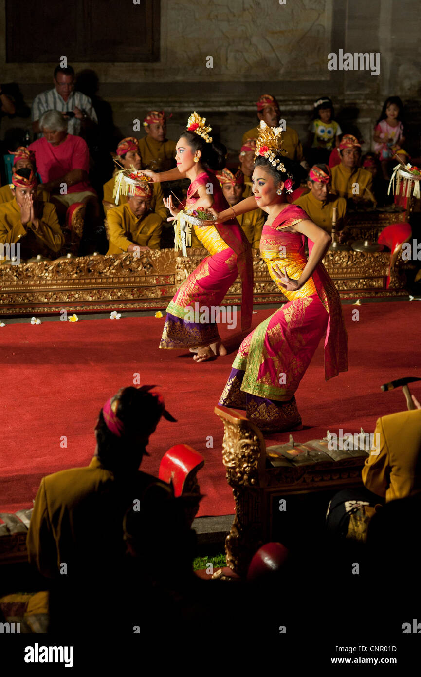 Nymph dance hi-res stock photography and images - Alamy