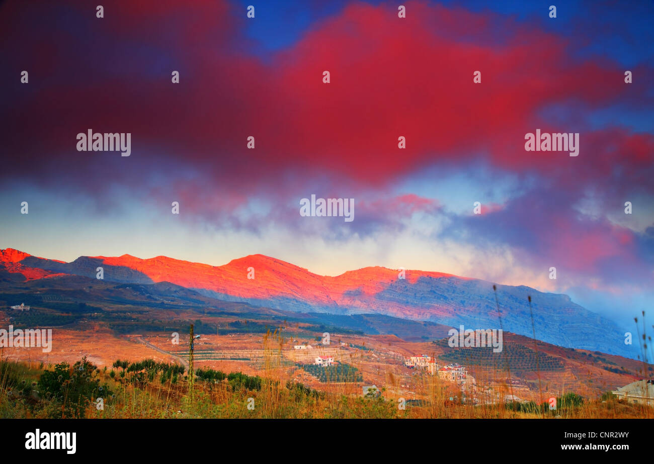Pink sunset mountain hi-res stock photography and images - Alamy