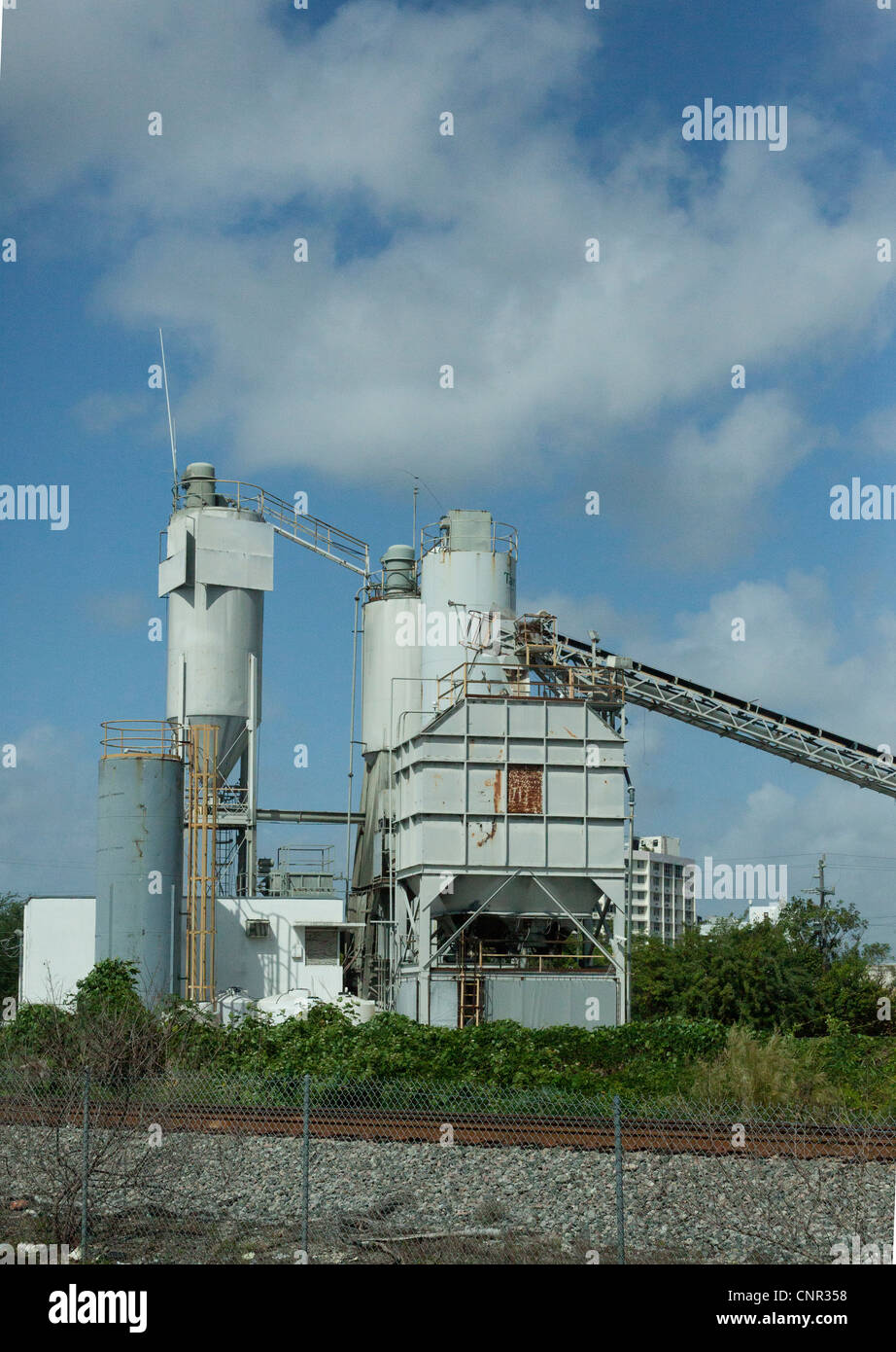Concrete cement factory Fla Stock Photo - Alamy