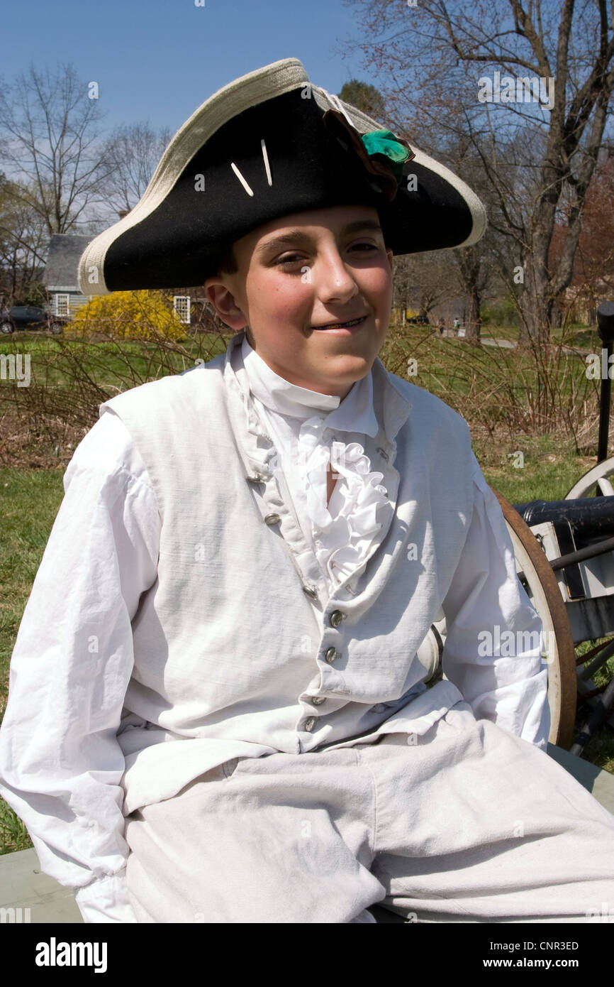 American colonial clothes hi-res stock photography and images - Alamy