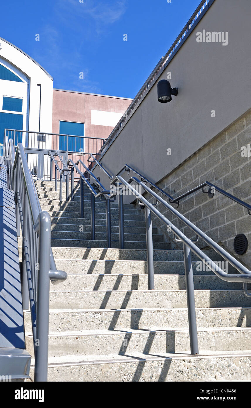 Steps leading upwards into a building Stock Photo - Alamy
