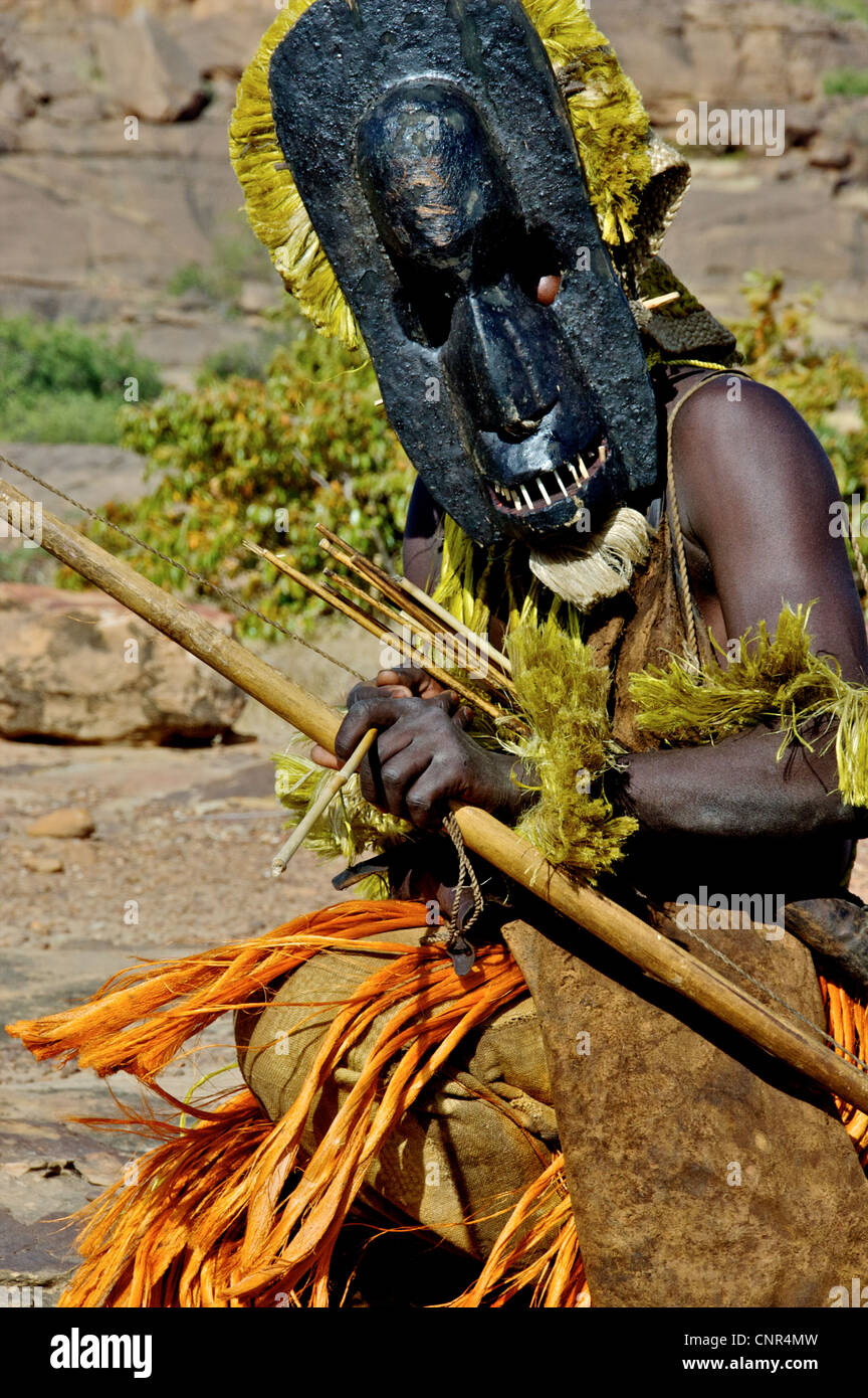 African male dancer west africa hi-res stock photography and images - Alamy