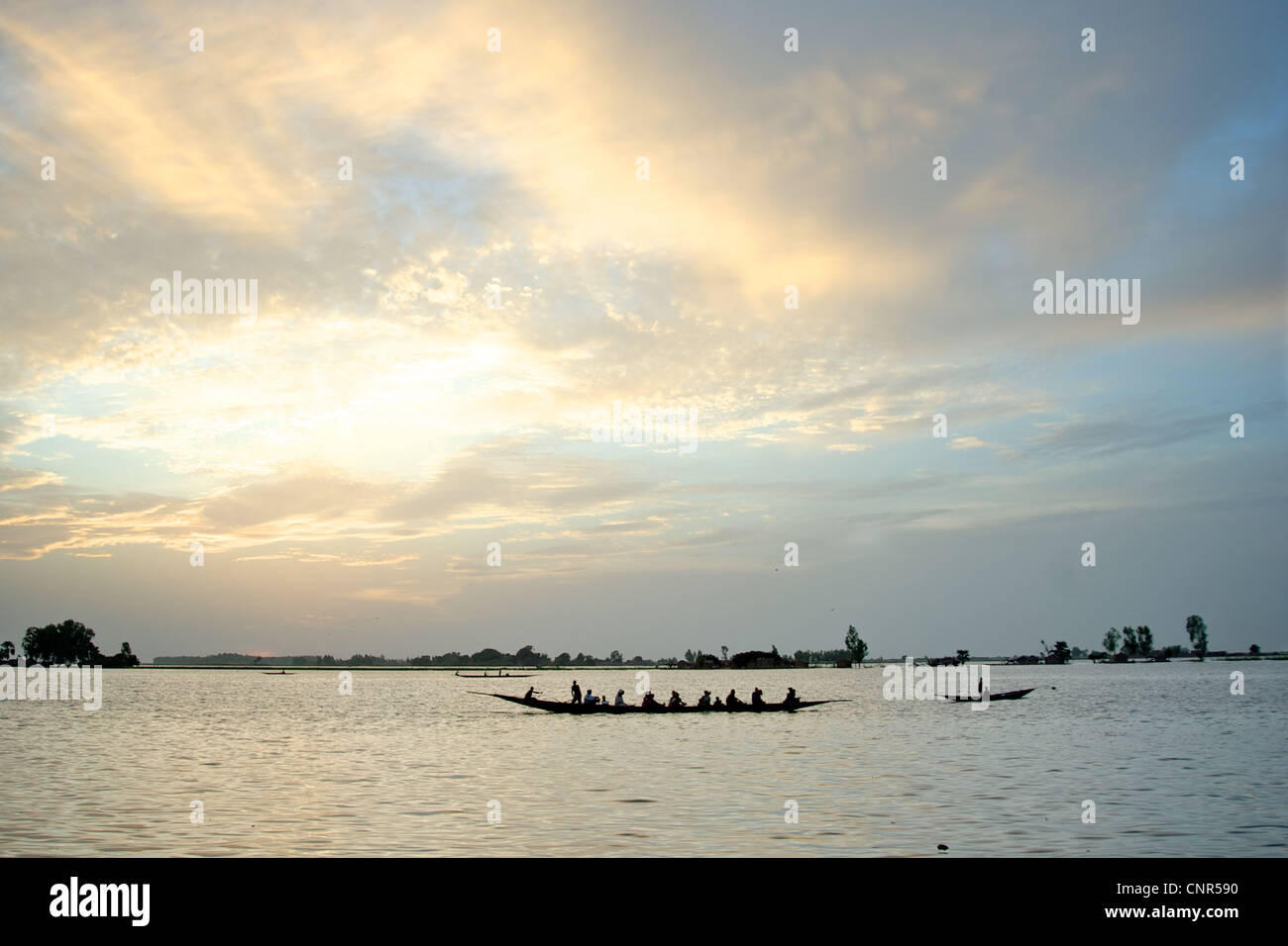 Mopti african sunset boat hi-res stock photography and images - Alamy