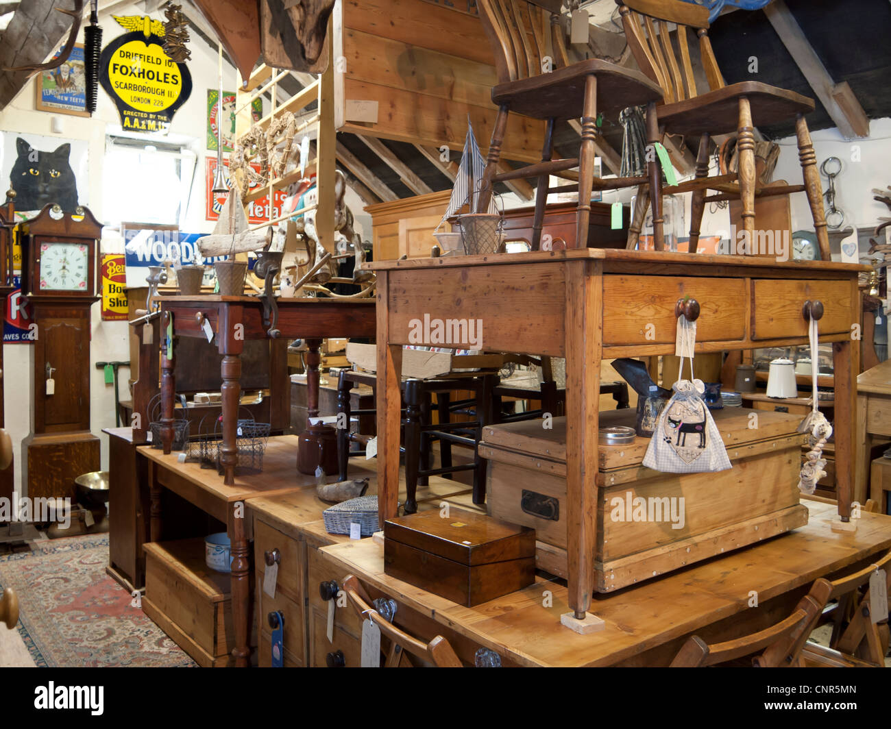 Old country clock hi-res stock photography and images - Alamy