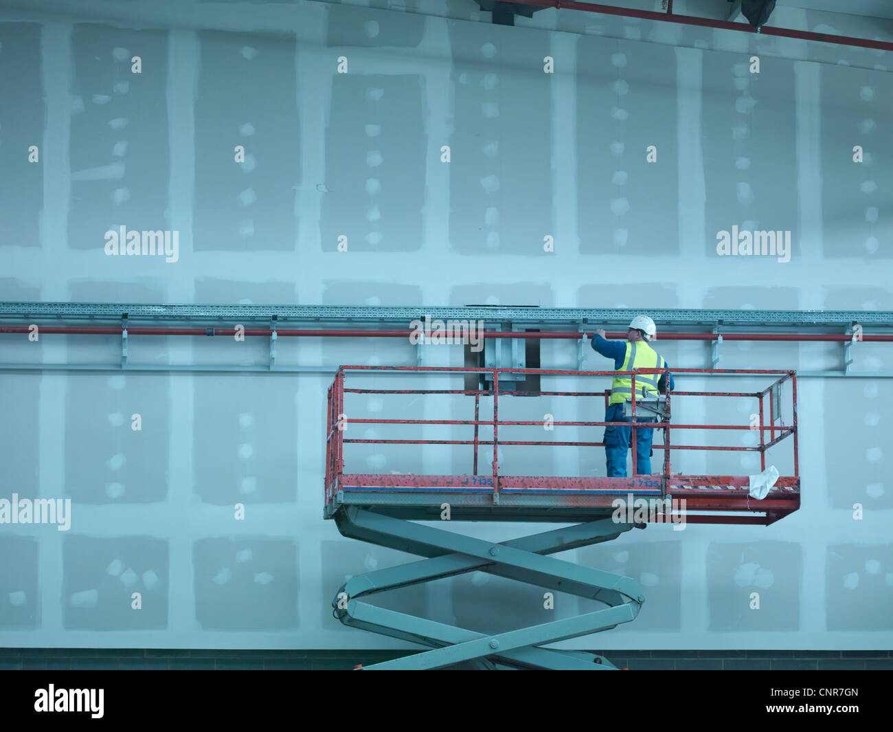 Person on cherry picker hi-res stock photography and images - Alamy