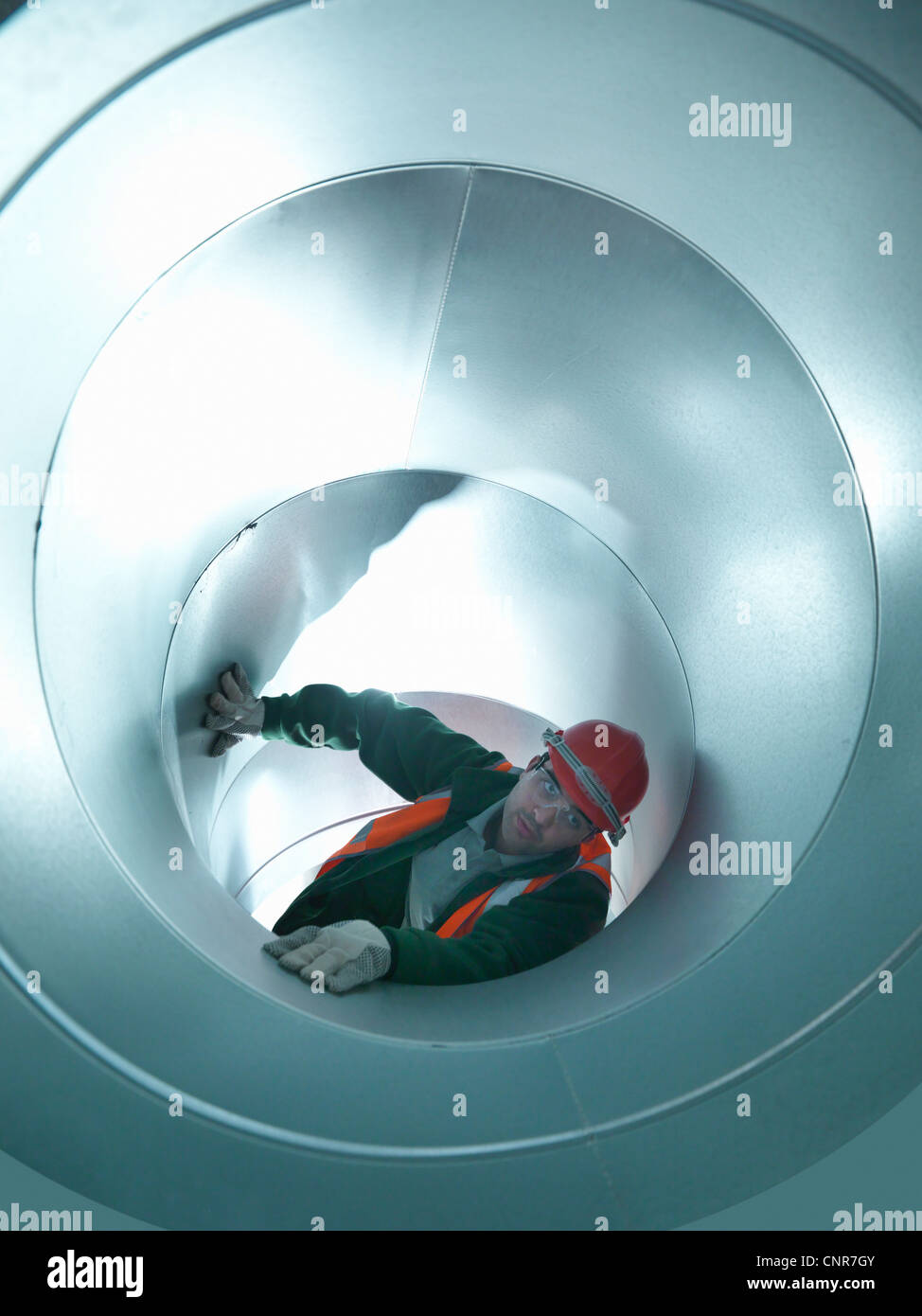 Inside pipe worker hi-res stock photography and images - Alamy