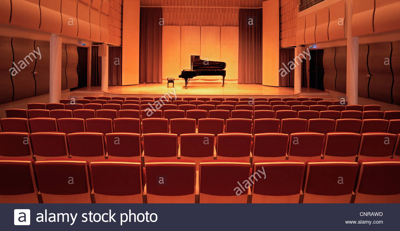 Grand Piano Stage Stock Photos & Grand Piano Stage Stock Images - Alamy