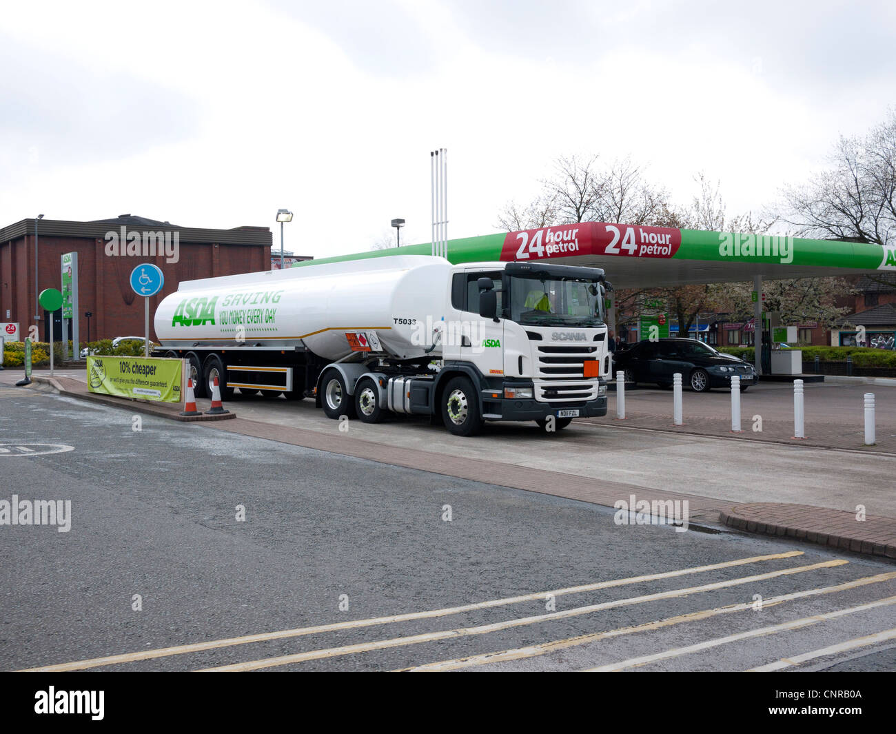 Tanker delivery hi-res stock photography and images - Alamy