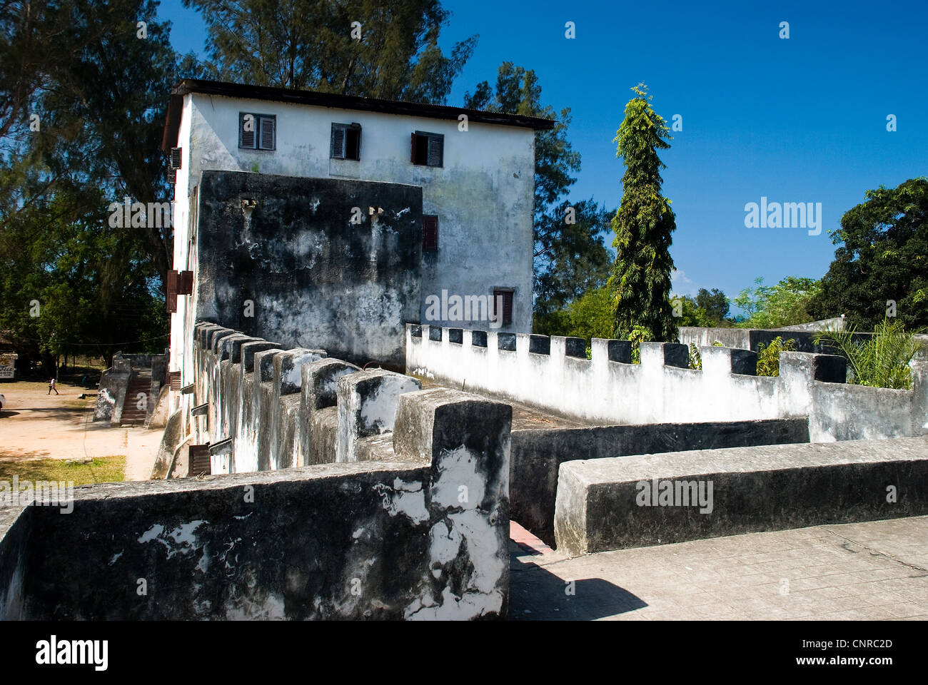 boma roof battlements bagamoyo tanzania Stock Photo - Alamy
