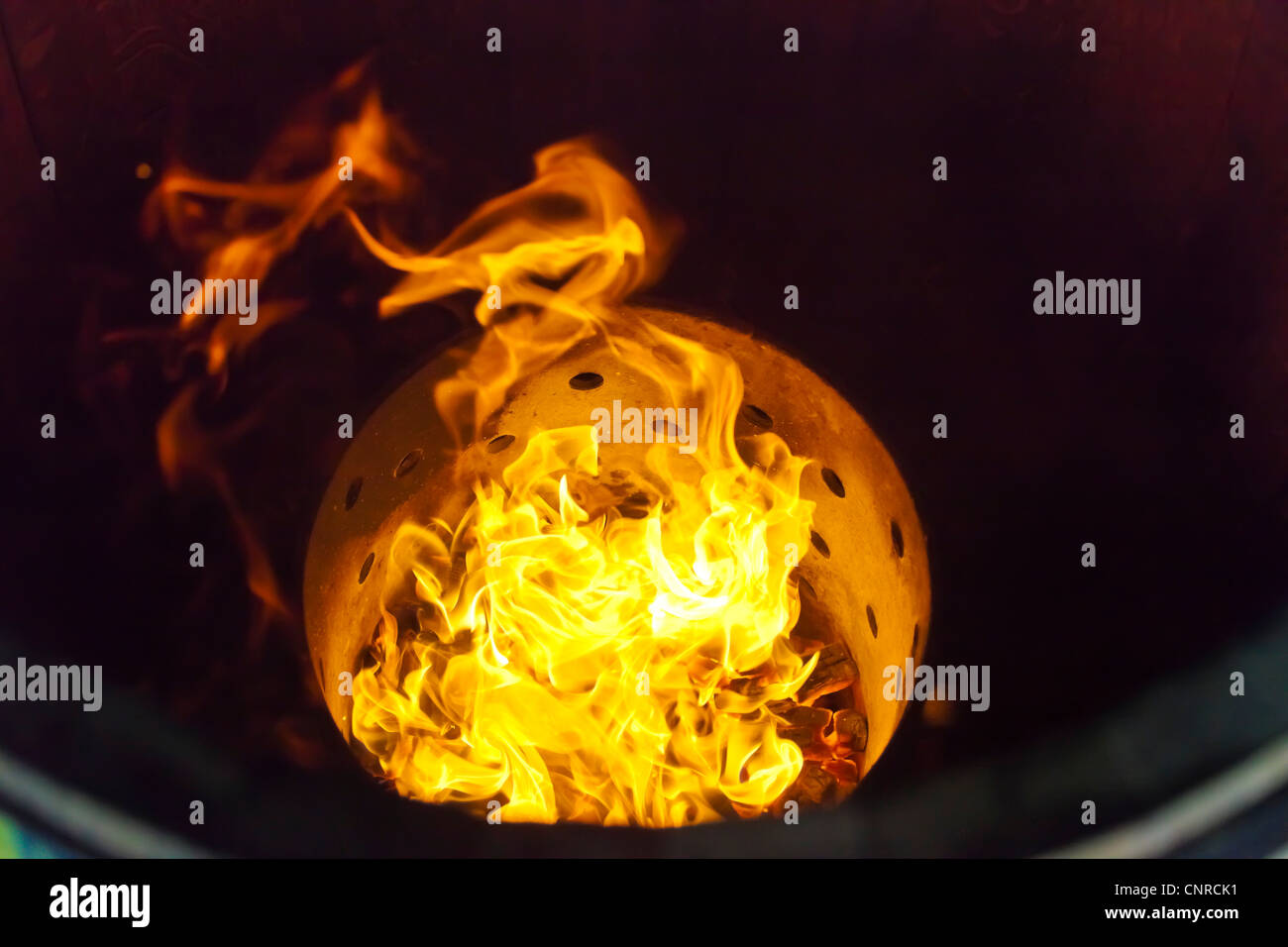 Fire flames in hand hi-res stock photography and images - Alamy