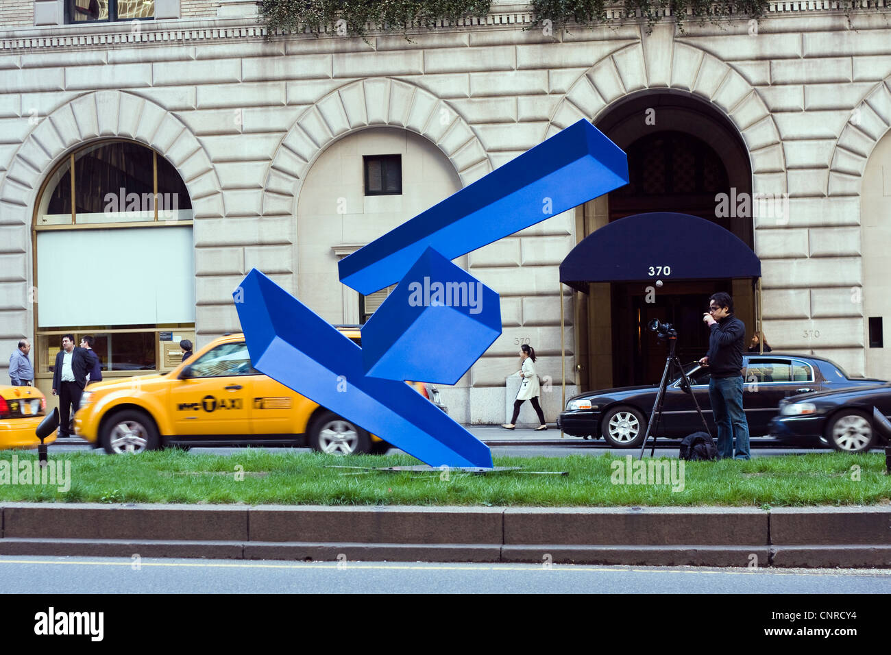 Abstract public sculpture hi-res stock photography and images - Alamy