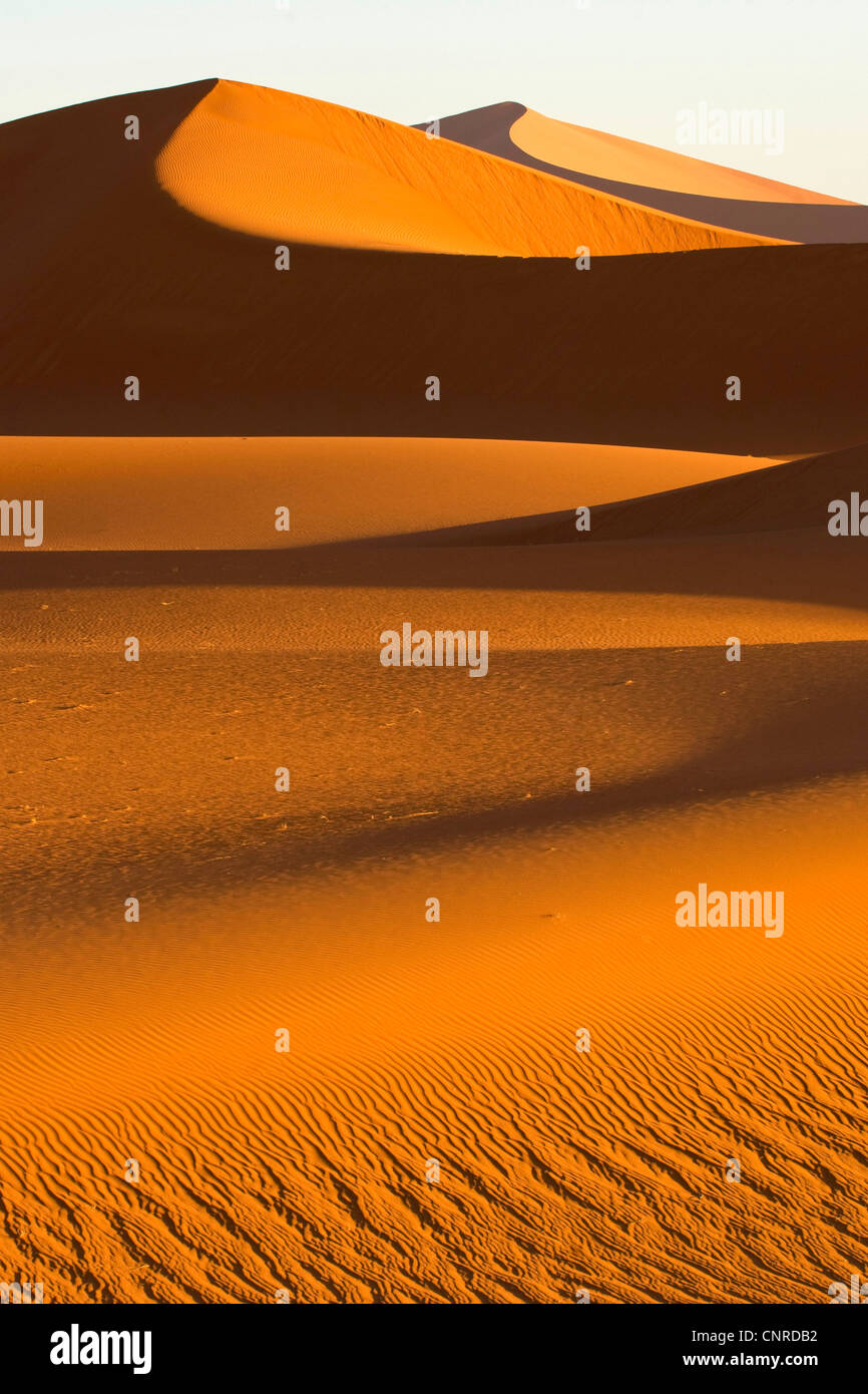 Barchan dunes sahara hi-res stock photography and images - Alamy