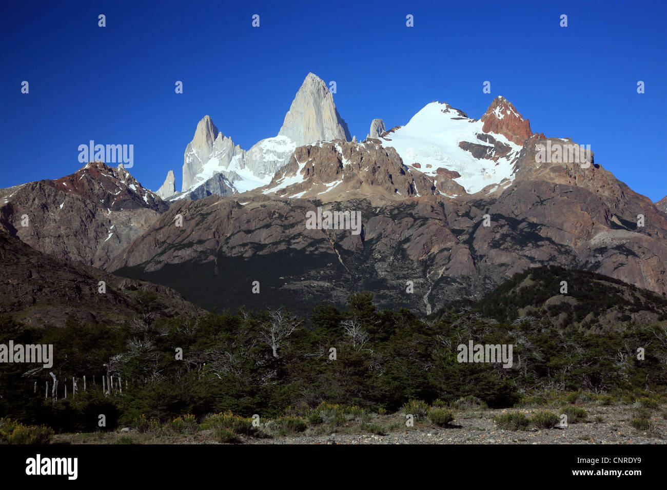 Mt fitzroy 3405 m hi-res stock photography and images - Alamy