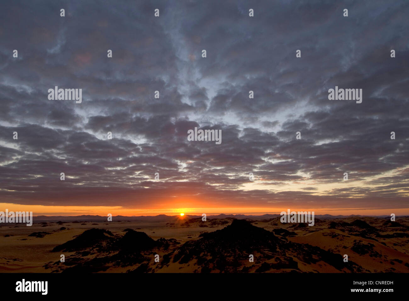 Black desert in sahara hi-res stock photography and images - Alamy
