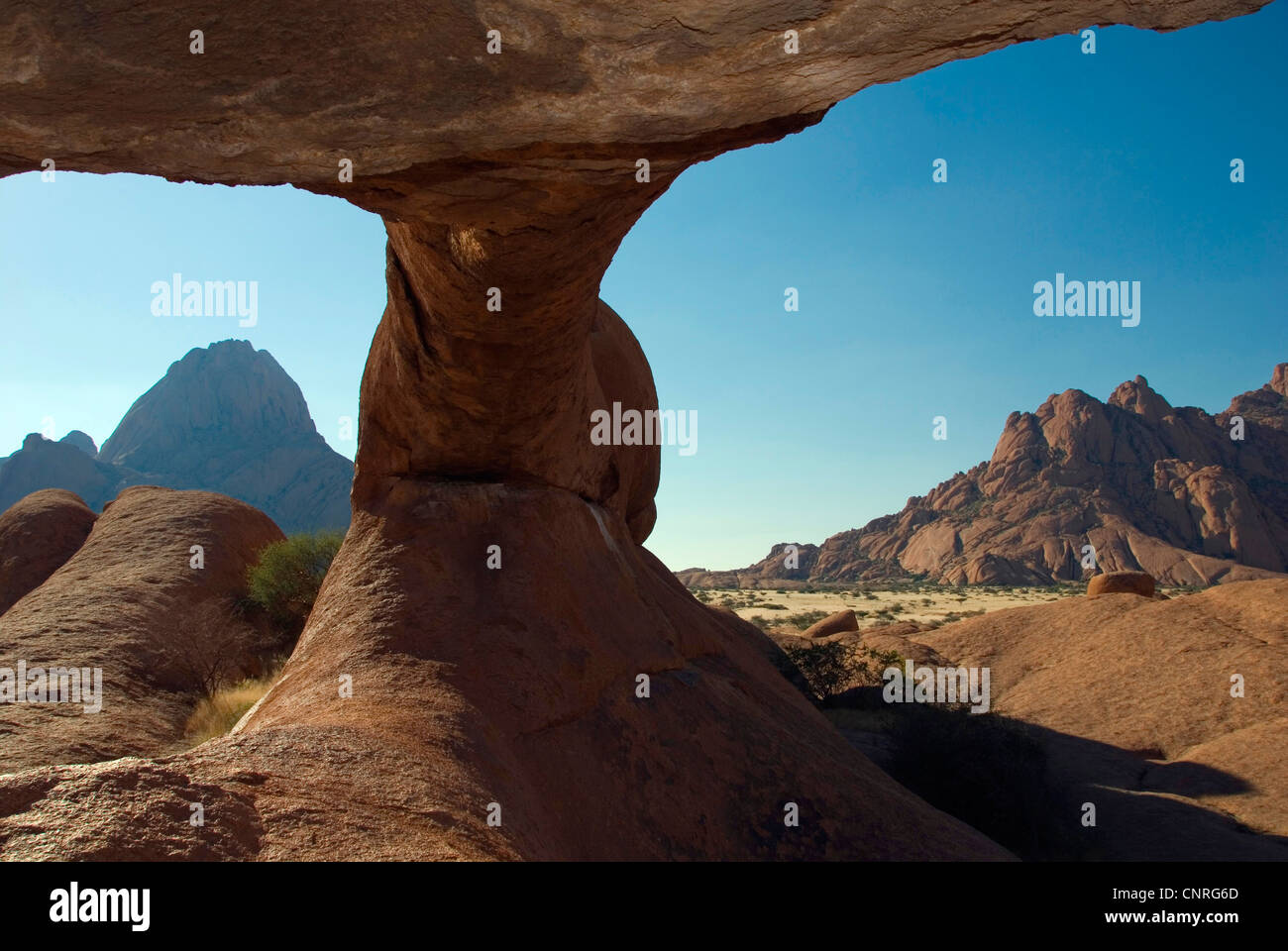 Horizontal view through arches hi-res stock photography and images - Alamy