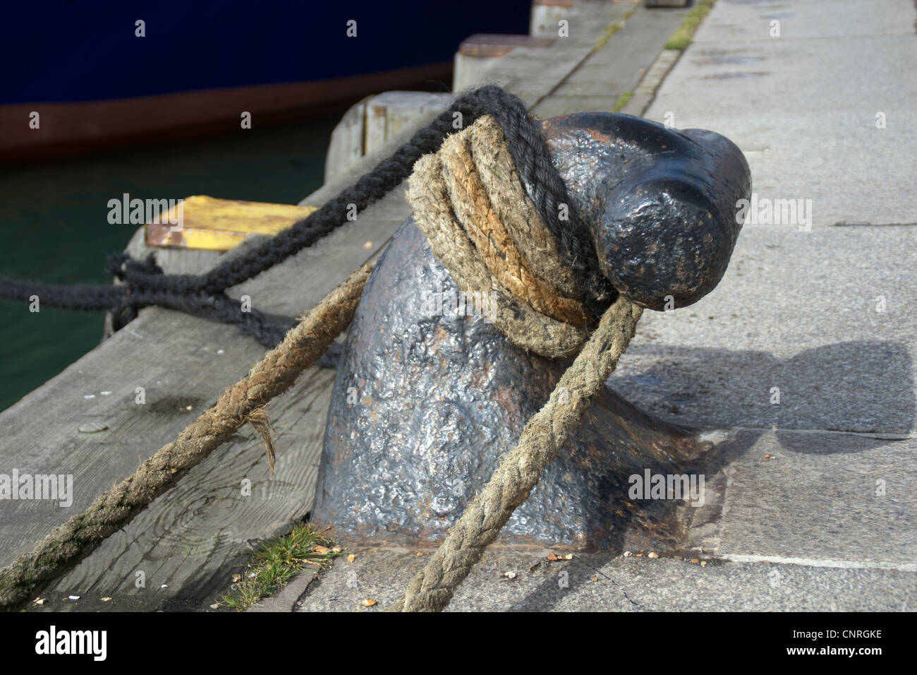 Bollard Rope Stock Photos & Bollard Rope Stock Images - Alamy