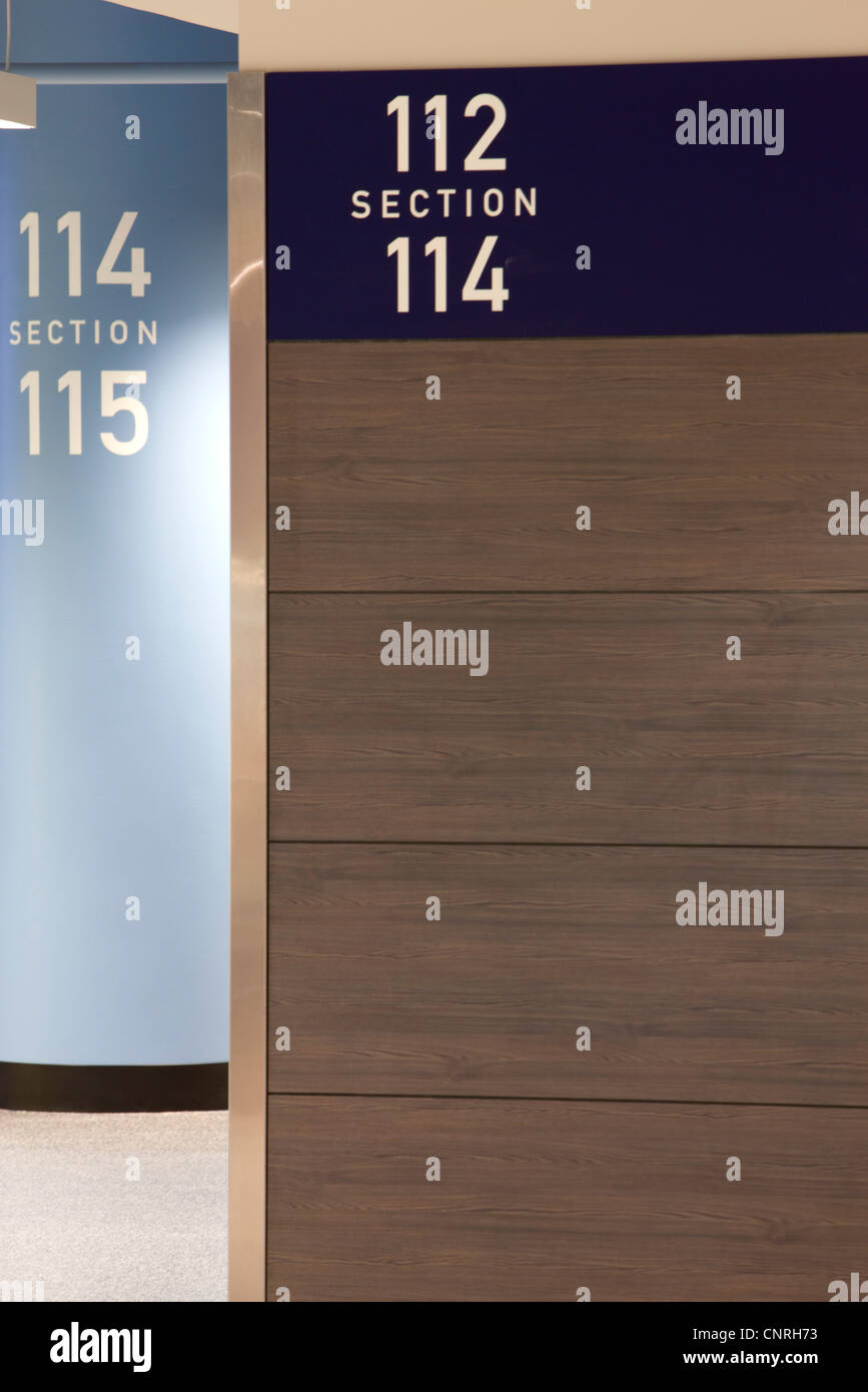 Guidance sign hi-res stock photography and images - Alamy