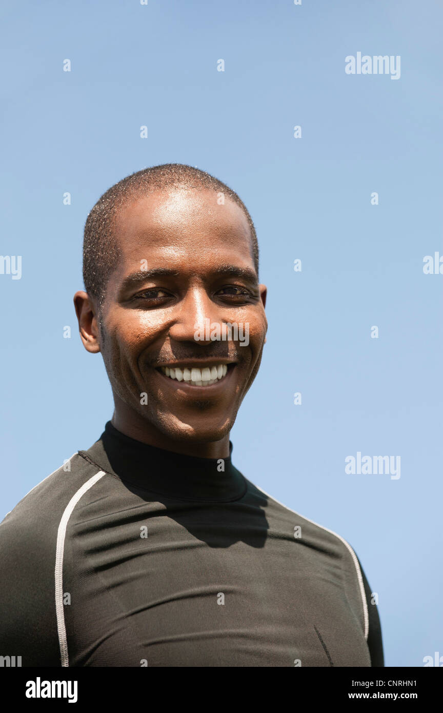 Man smiling at camera, portrait Stock Photo - Alamy