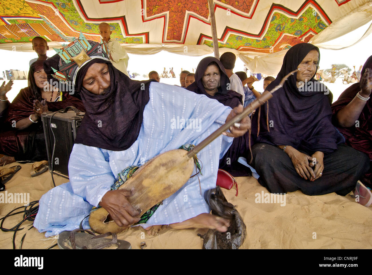 Mali africa instrument hi-res stock photography and images - Alamy