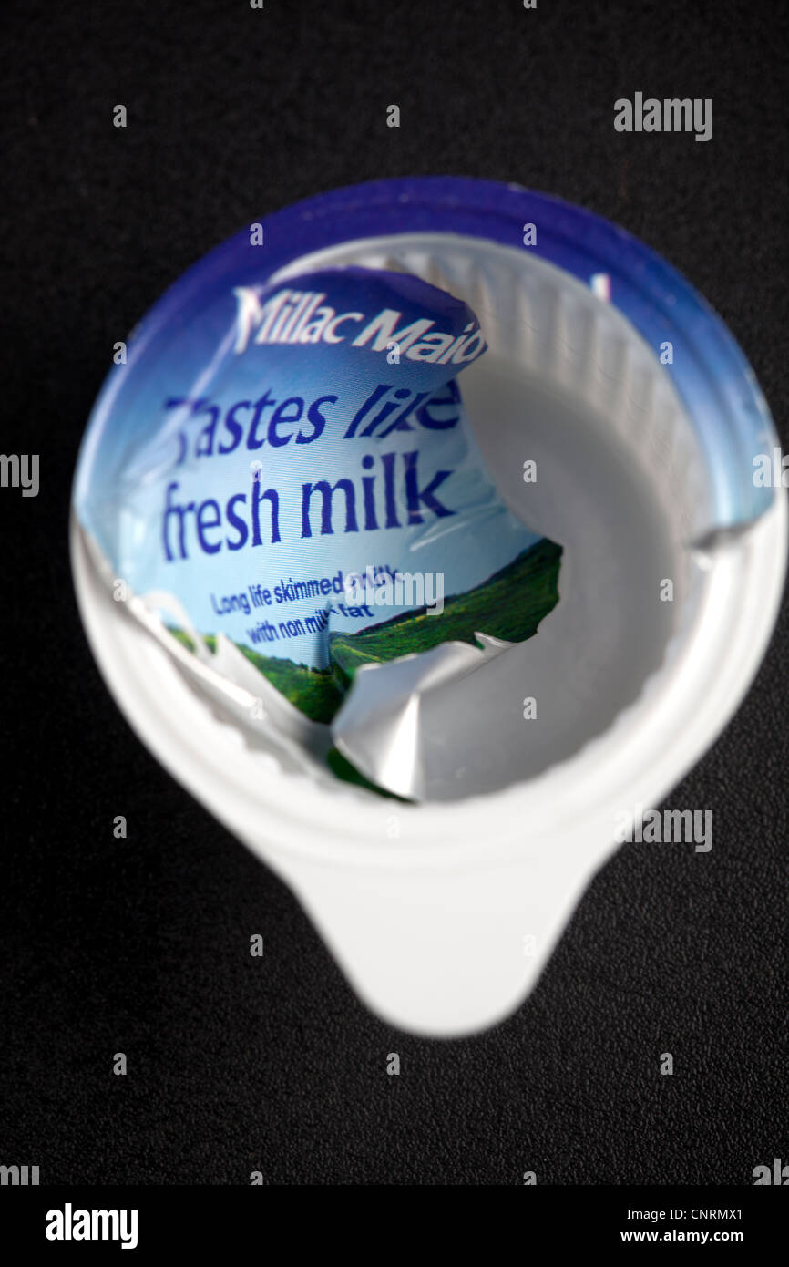 Empty pot hi-res stock photography and images - Alamy