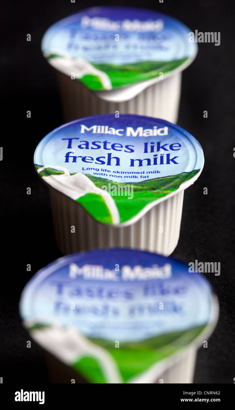 Takeaway Long Life Milk Pots Stock Photo - Alamy