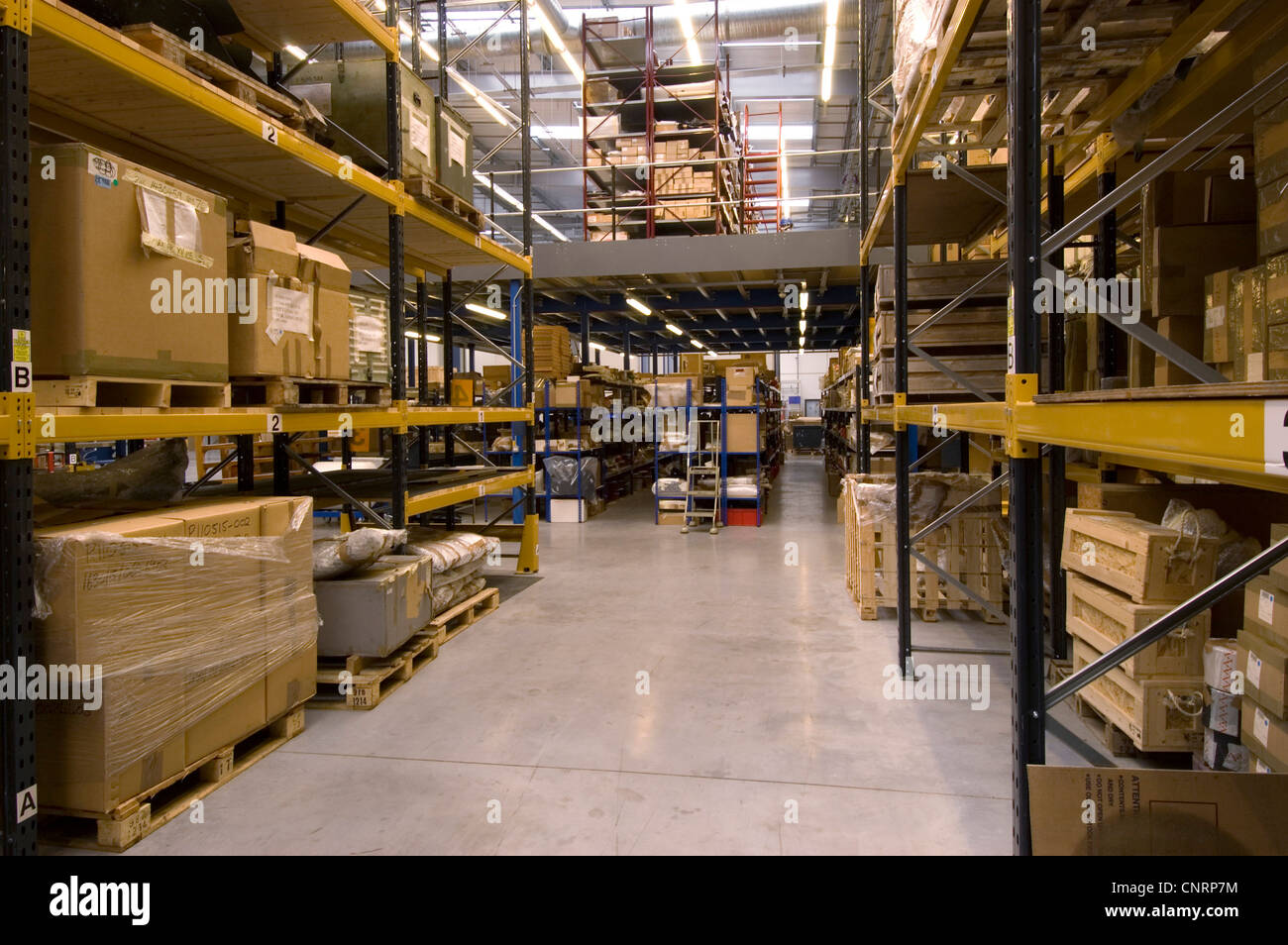 Mezzanine Floors in a warehouse Stock Photo - Alamy