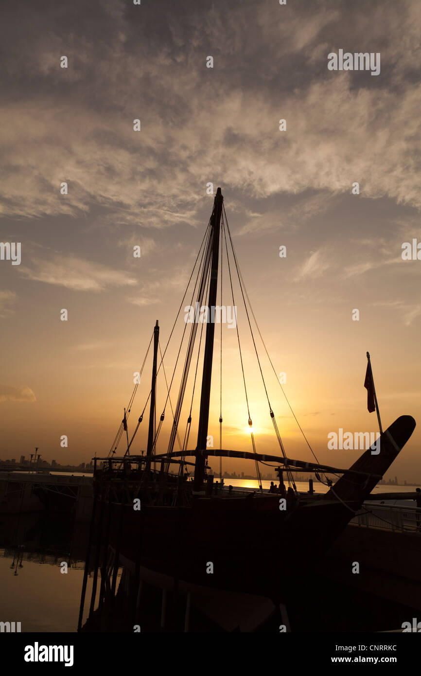 Kuwait dhow hi-res stock photography and images - Alamy