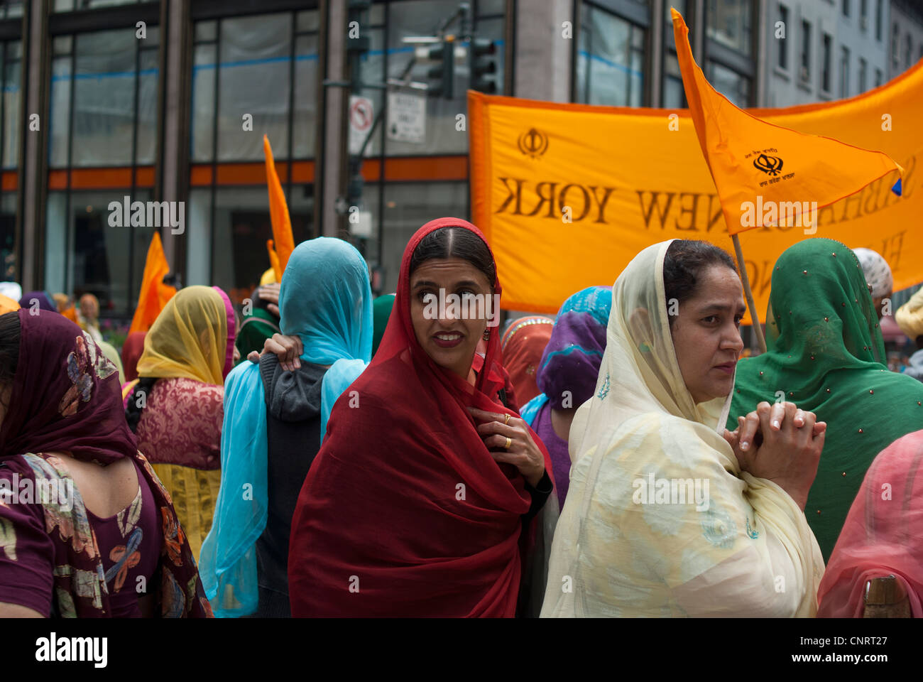 Thousands watch and participate in the 25th Annual Sikh Day Parade in ...