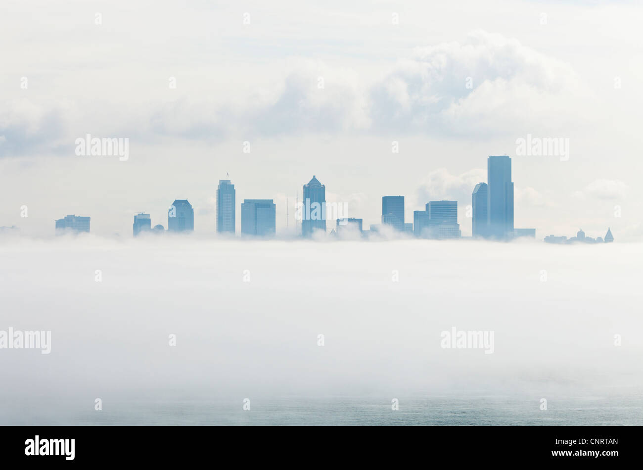 Seattle buildings fog hi-res stock photography and images - Alamy