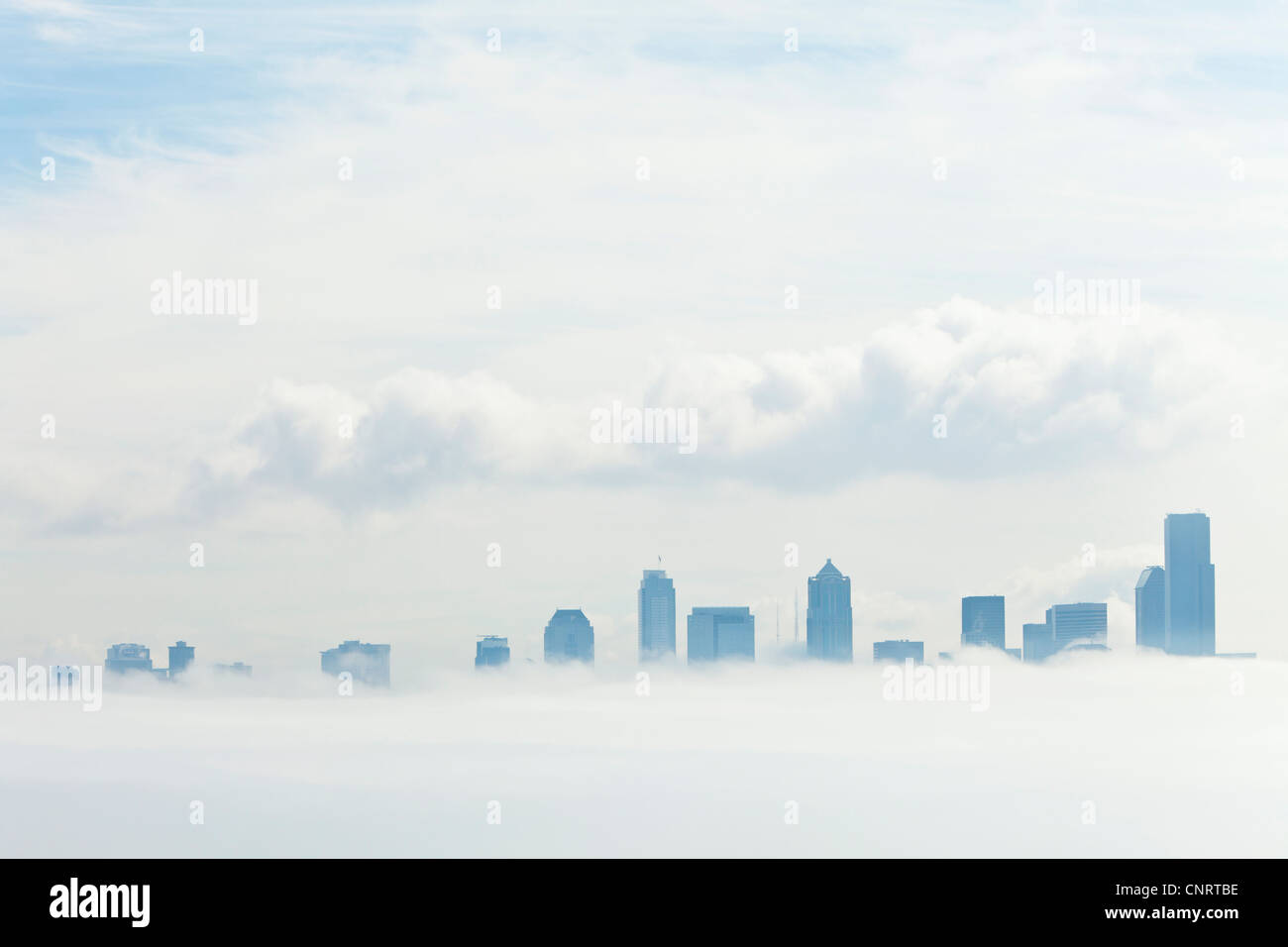 Seattle buildings fog hi-res stock photography and images - Alamy