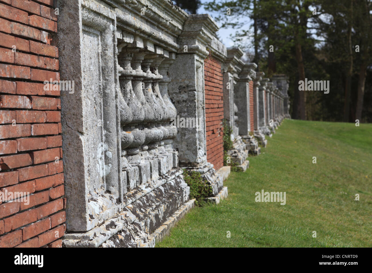 Brick pillars hi-res stock photography and images - Alamy