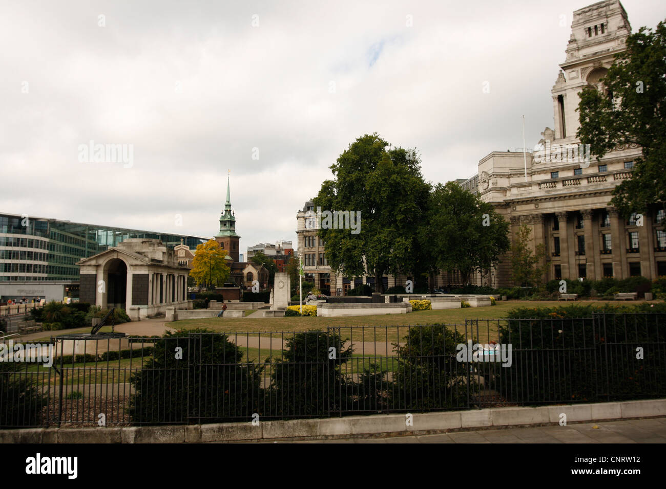 Trinity church square london hi-res stock photography and images - Alamy