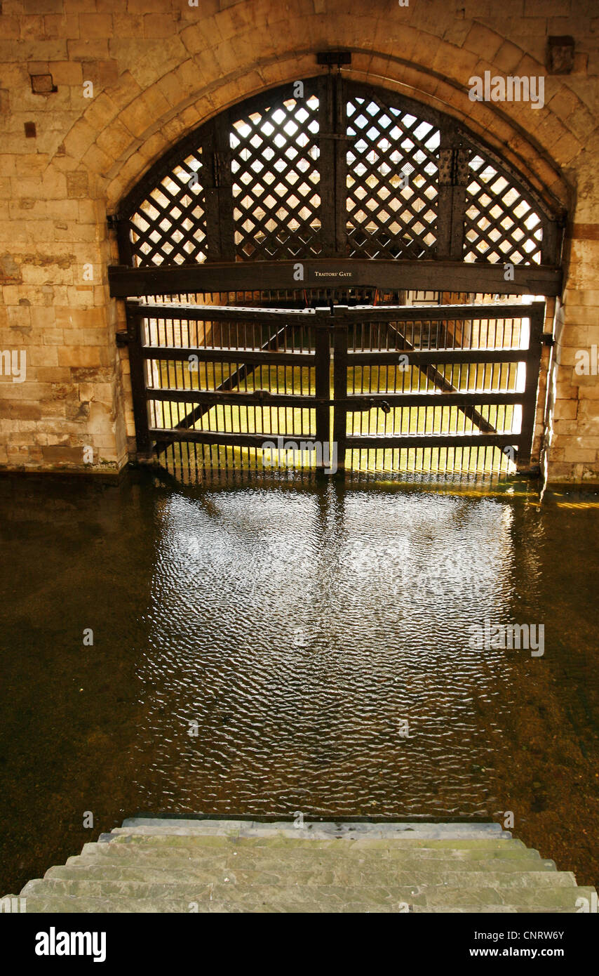 Tower of london traitors gate hi-res stock photography and images - Alamy