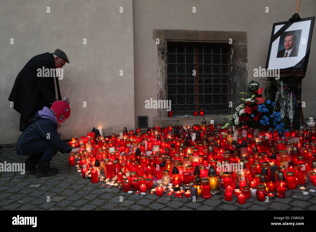 People mourning late Czech president Vaclav Havel in Prague Castle in ...