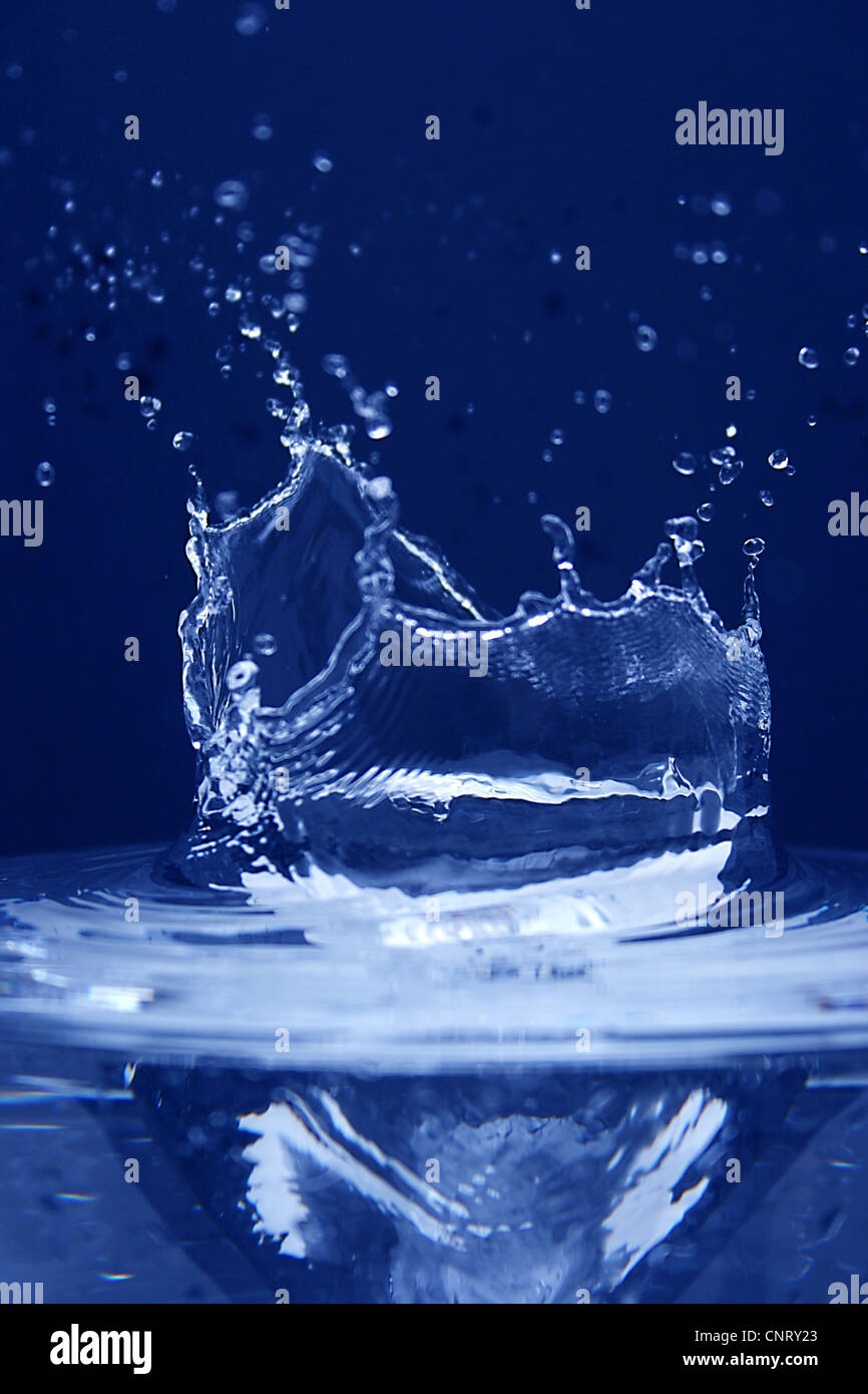 pitching water drop Stock Photo - Alamy