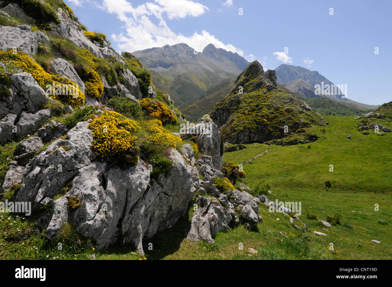Calabrian landscape mountain hi-res stock photography and images - Alamy