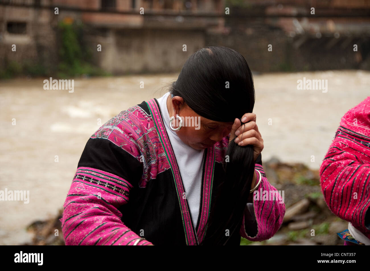 Traditional yao clothes hi-res stock photography and images - Alamy