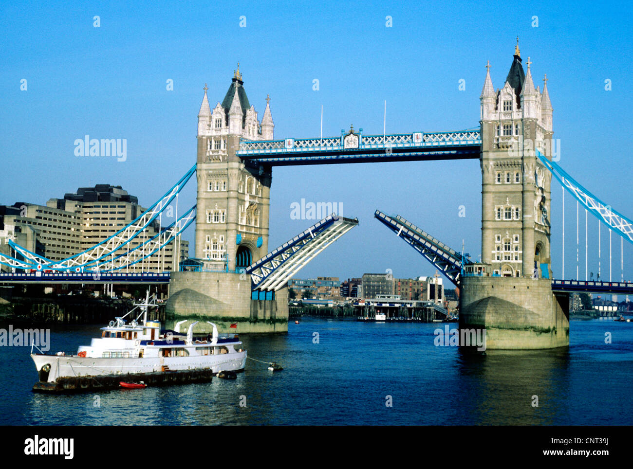 Raised open opened opening england uk english bridges river rivers hi ...