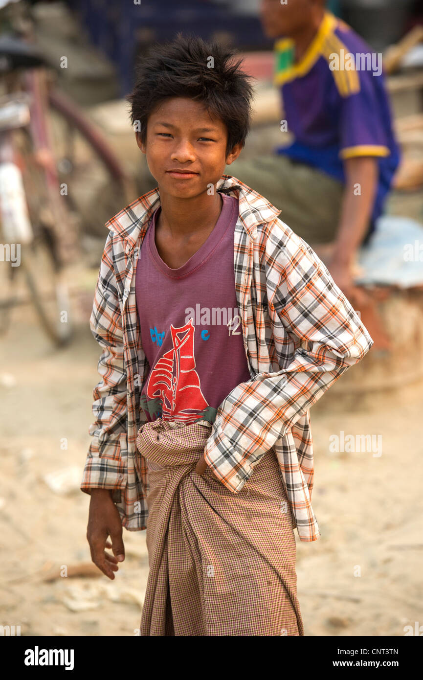 Poor boy portrait myanmar hi-res stock photography and images - Alamy