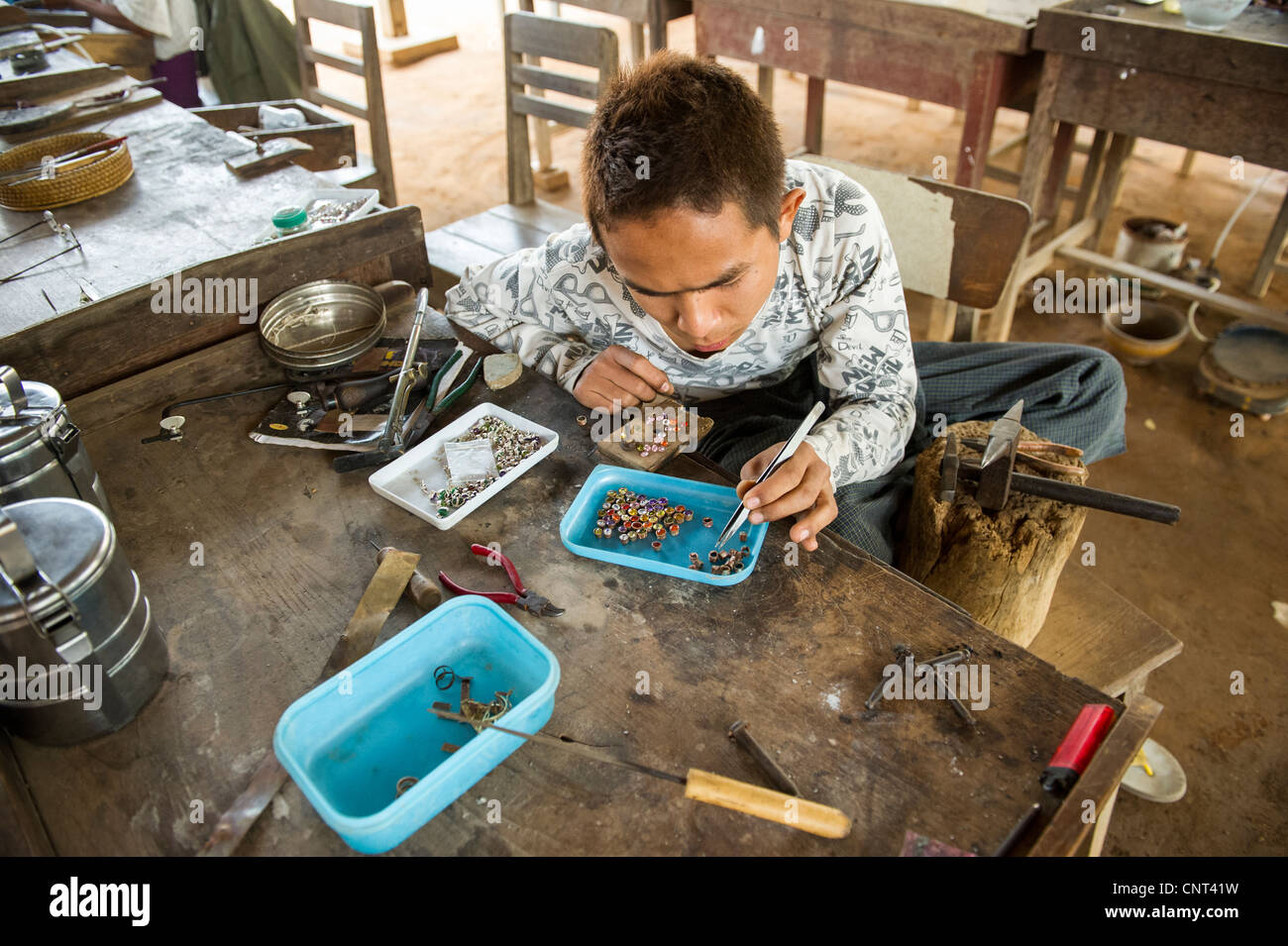 Silversmith working hi-res stock photography and images - Alamy