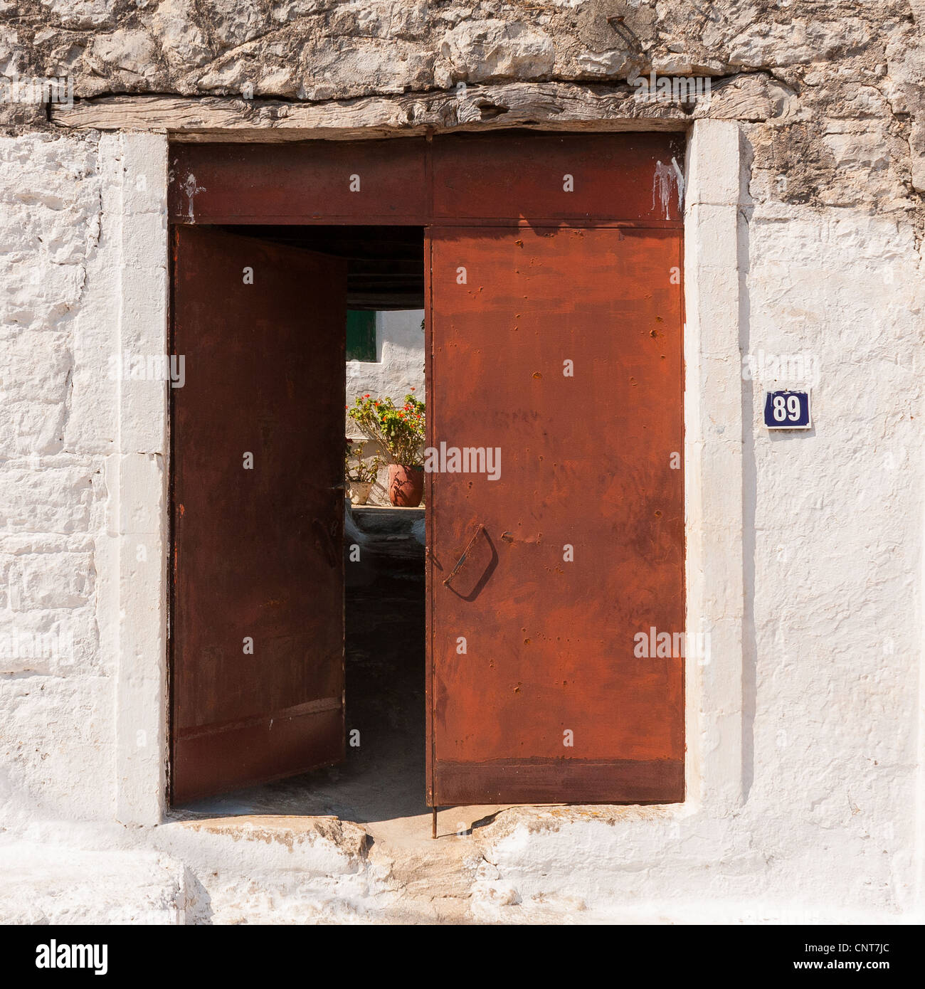 Metal door open hi-res stock photography and images - Alamy