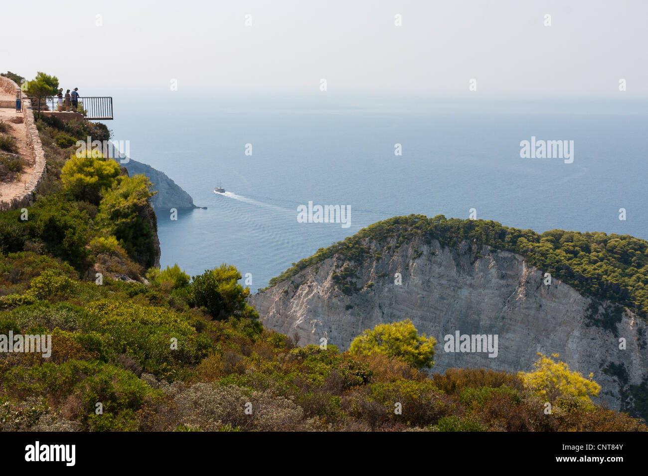 Shipwreck Bay viewing platform on cliff top Stock Photo - Alamy