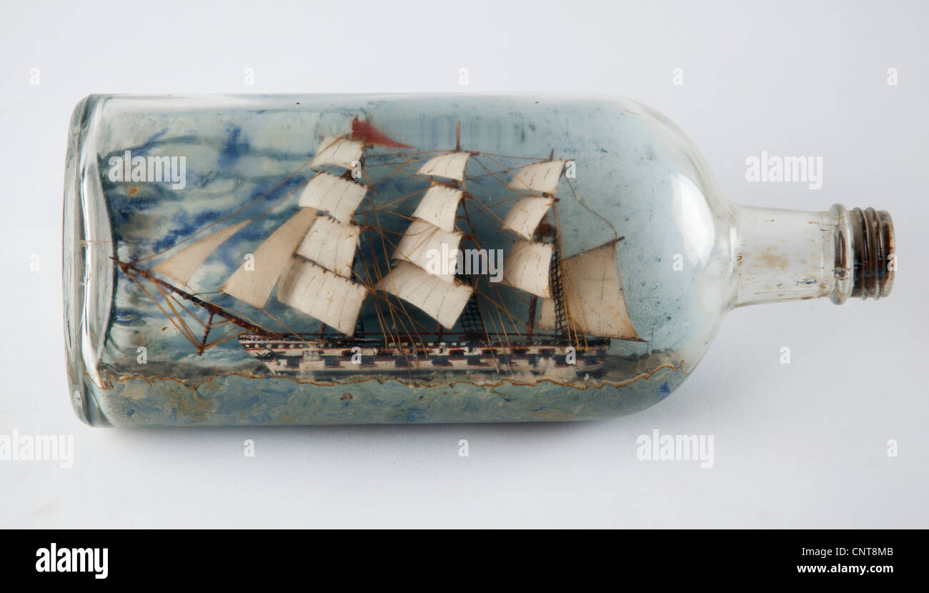 Ships in bottles hi-res stock photography and images - Alamy