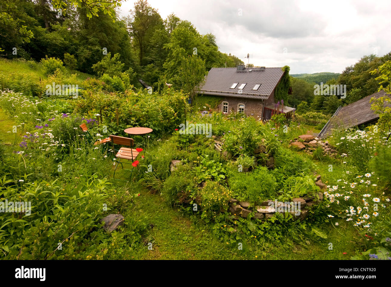 Farmhouse farm germany hi-res stock photography and images - Alamy