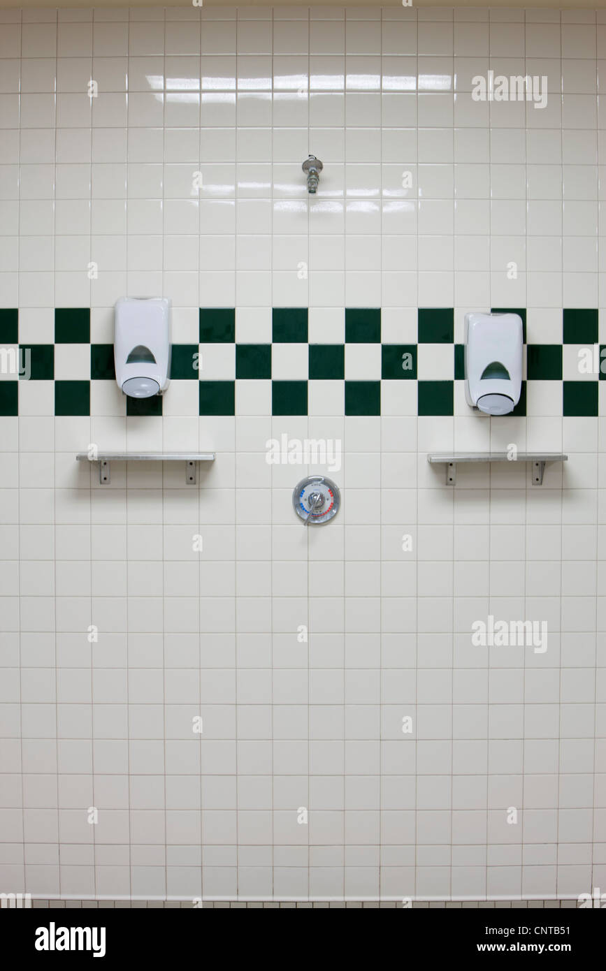 Public shower hi-res stock photography and images - Alamy