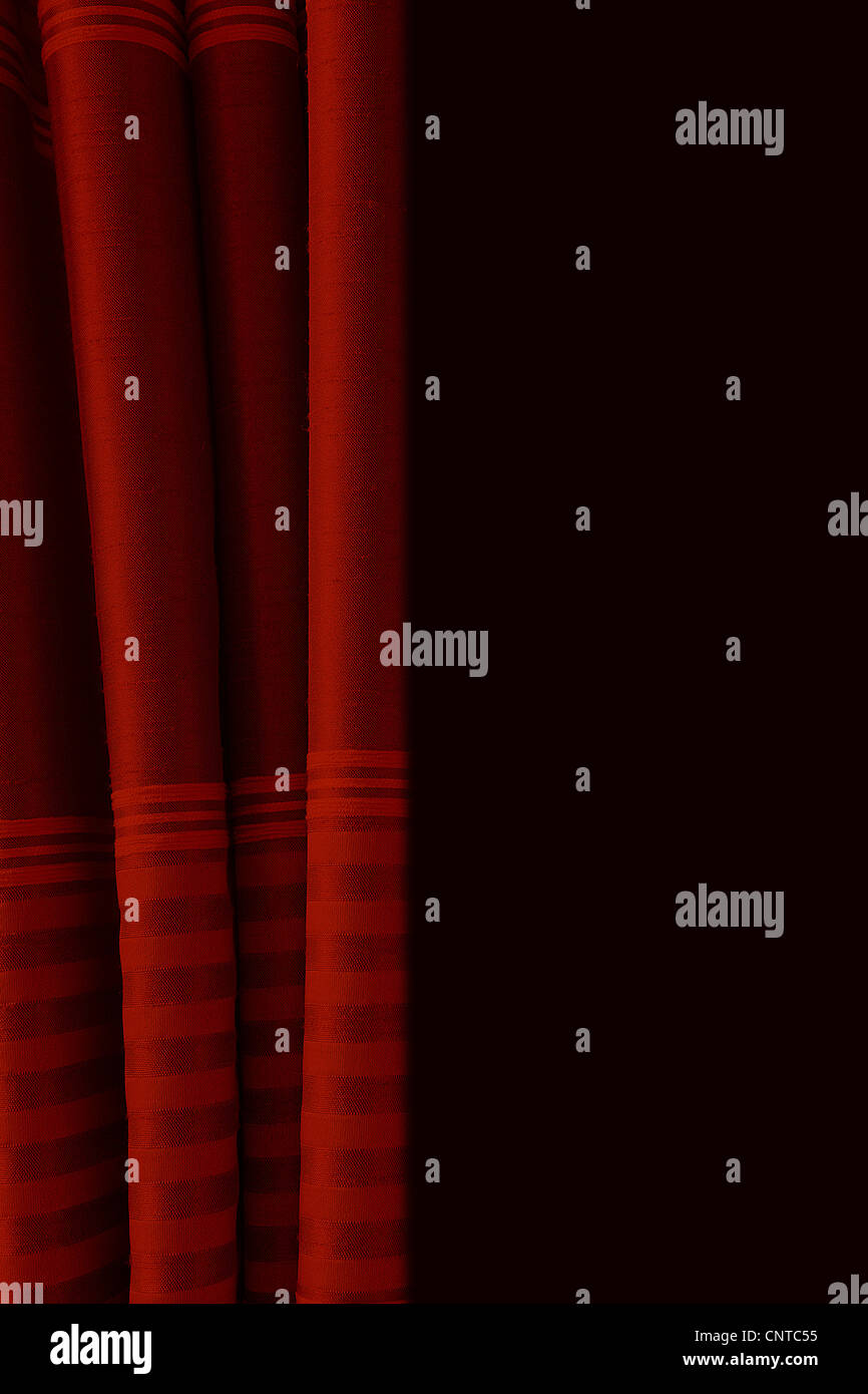 Curtain open dark hi-res stock photography and images - Alamy