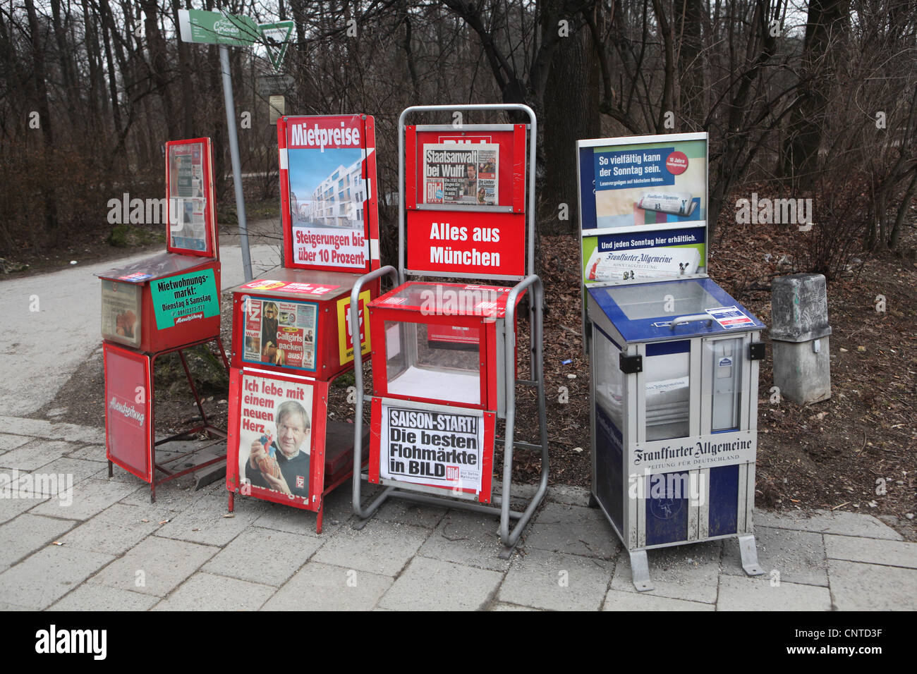 Vending machine advertising hi-res stock photography and images - Alamy