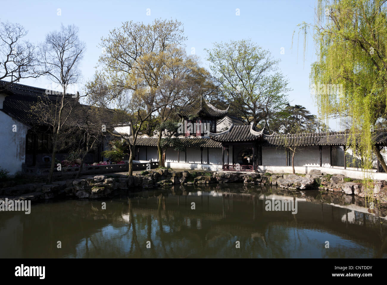 china，suzhou，zhuozheng garden，plant，Classsical Style，sunlight ，river ...