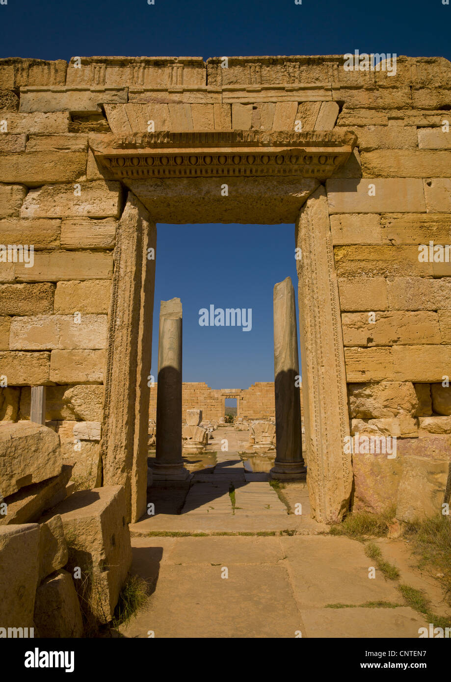 Magna international exterior hi-res stock photography and images - Alamy