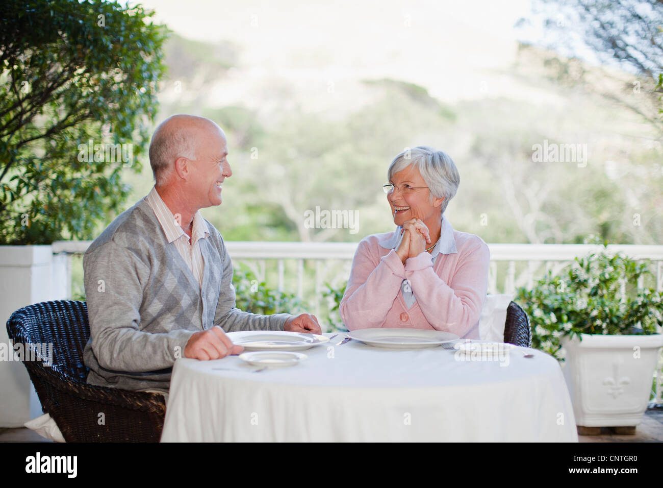 Man head hands dining table hi-res stock photography and images - Alamy
